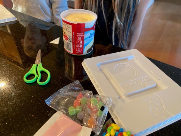 Easy Holiday Gingerbread Houses with Kids - Arts and Bricks