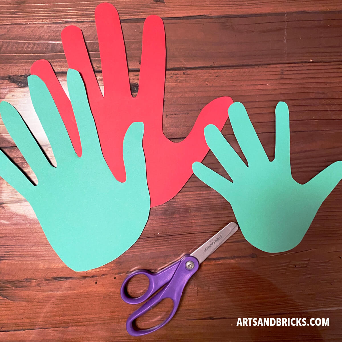 Create a Holiday Handprint Craft and Keepsake - Arts and Bricks