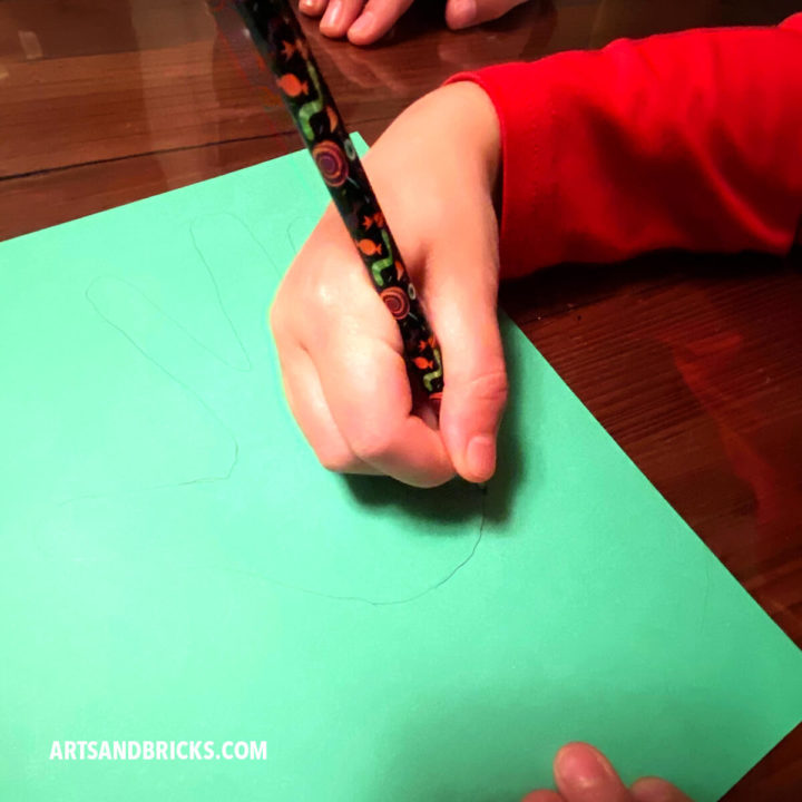 Create a Holiday Handprint Craft and Keepsake - Arts and Bricks