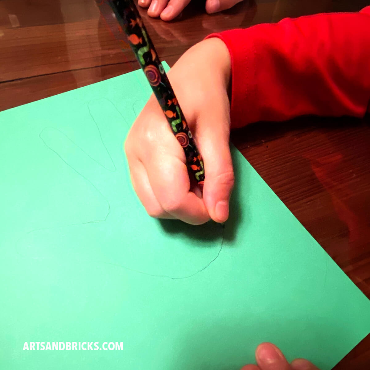 Create a Holiday Handprint Craft and Keepsake - Arts and Bricks