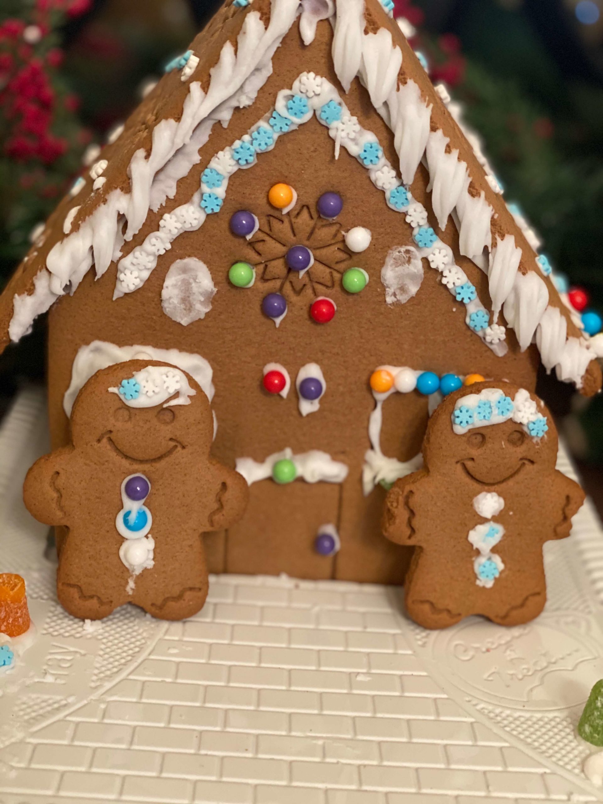 Easy Holiday Gingerbread Houses with Kids - Arts and Bricks